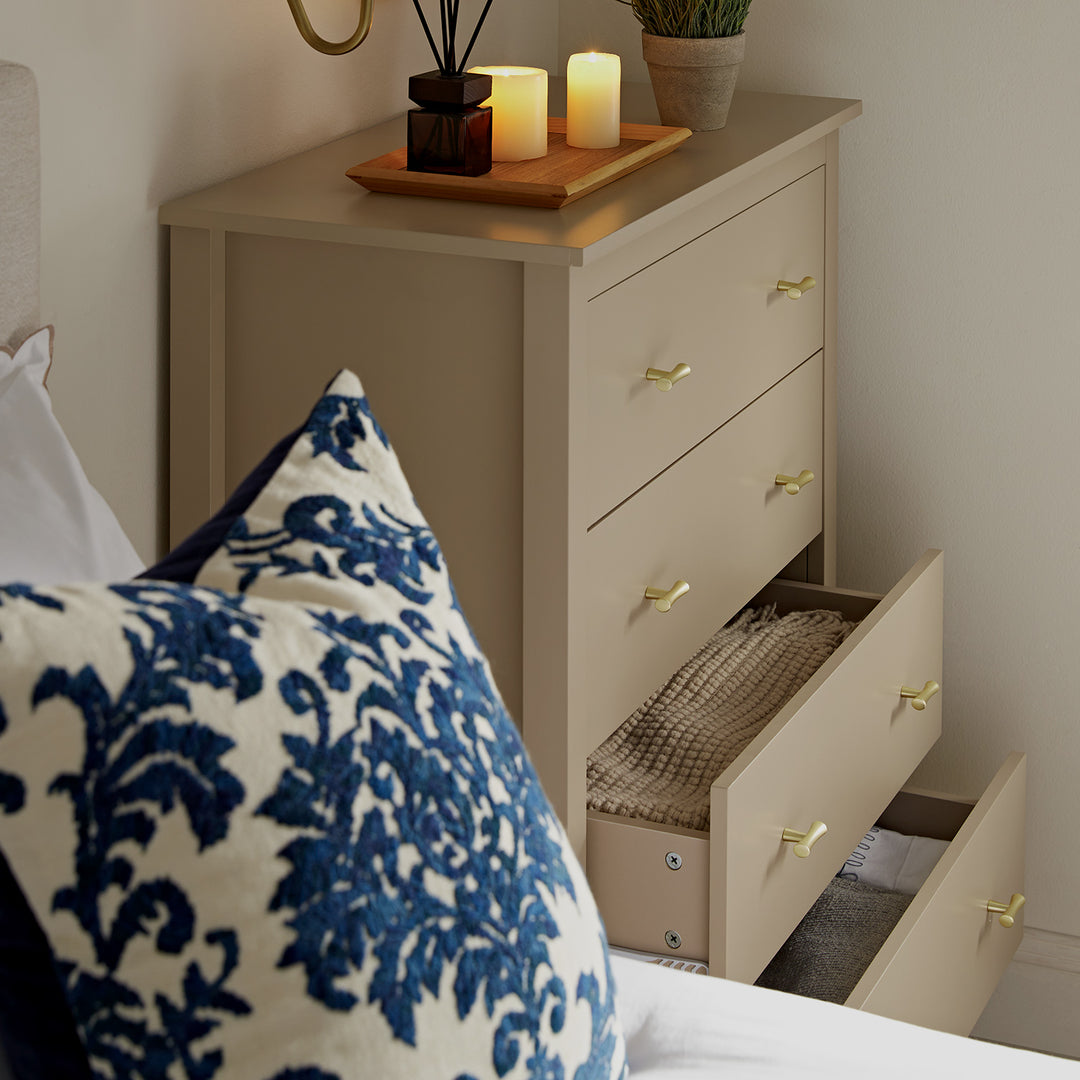 Oakham Chest of 4 Drawers, Deep Greige | daals