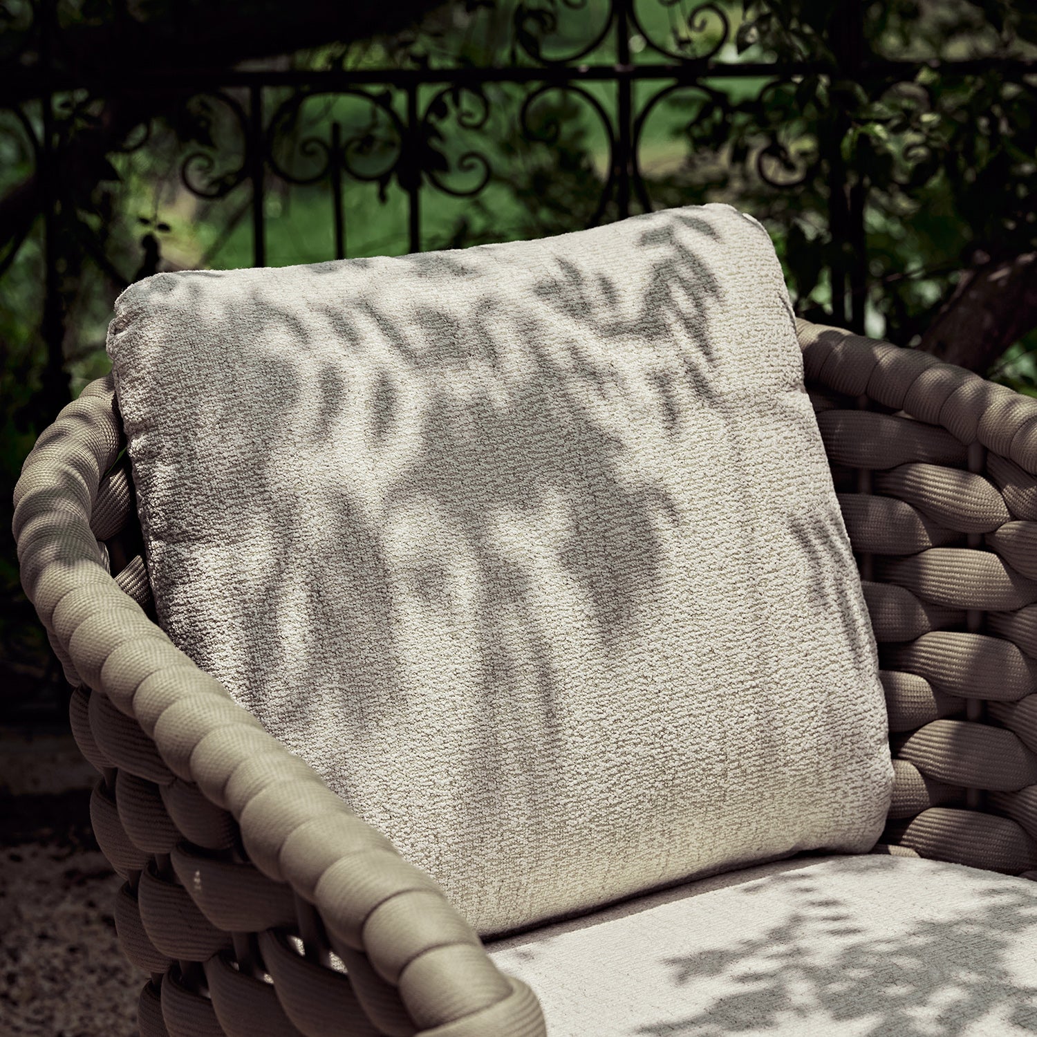 Positano Wide Rope Bistro Set, Taupe | daals