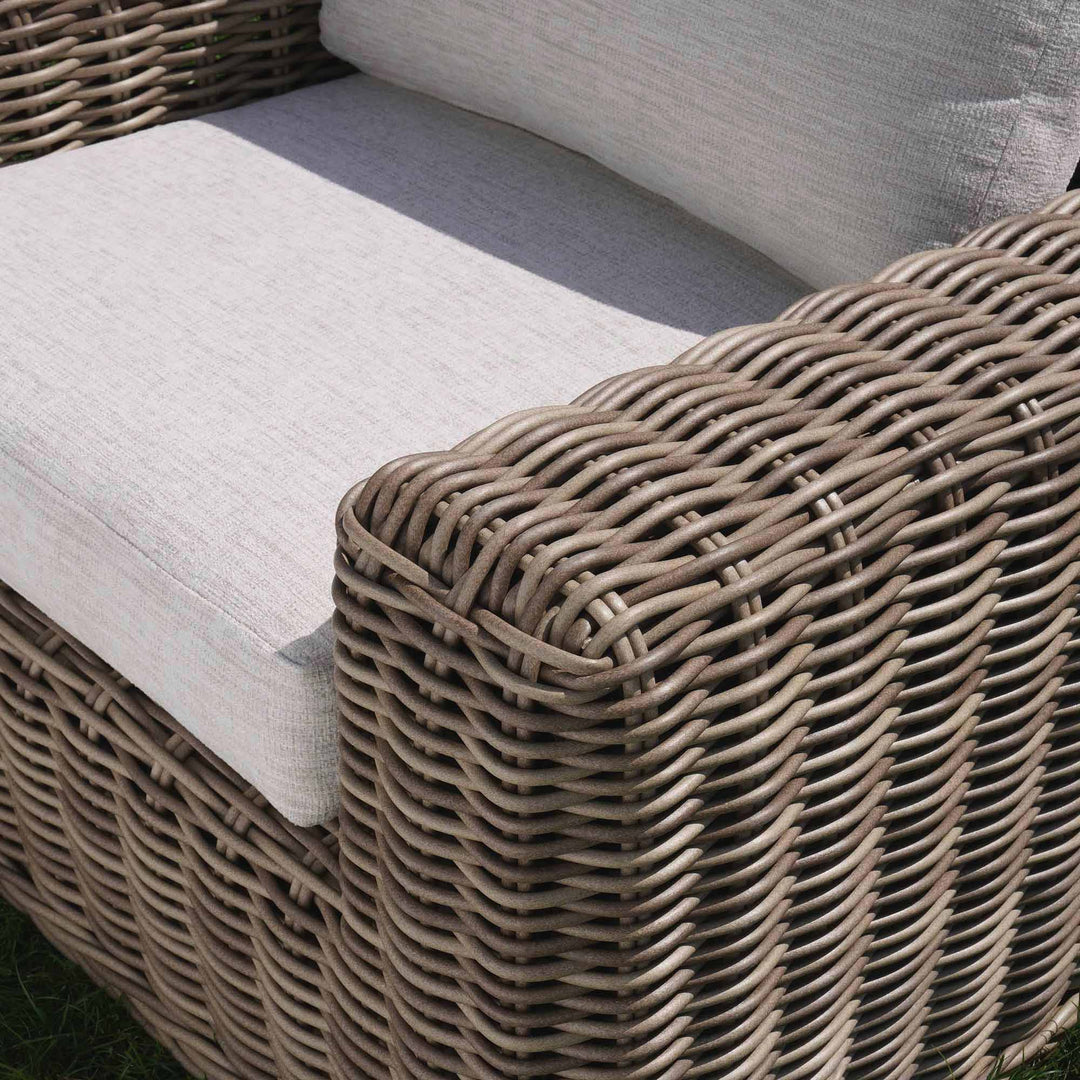 Bellagio Round Wicker Outdoor 1-Seater Sofa, Natural | daals